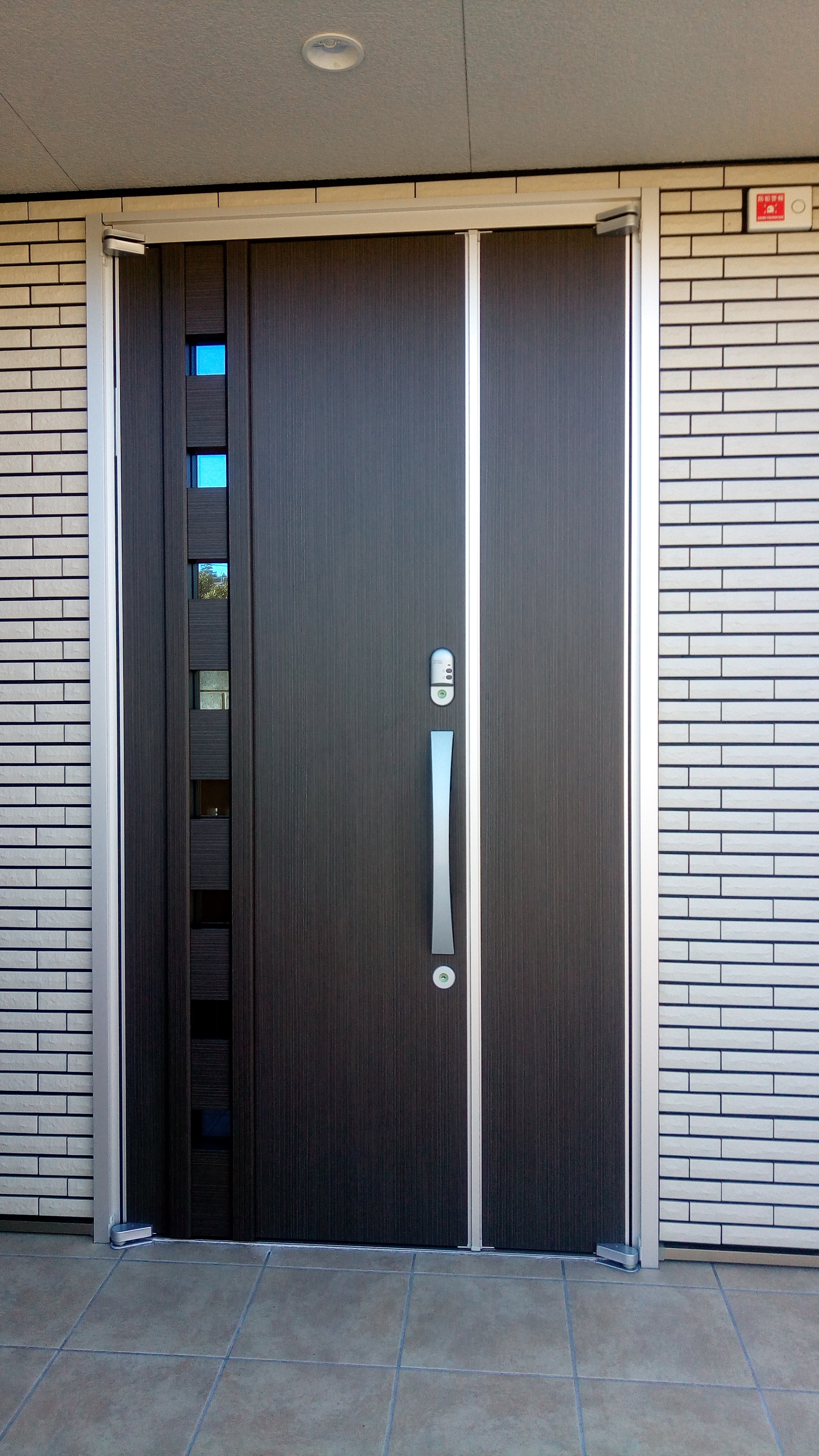 注文住宅の玄関ドアには三協アルミのプロセレーネを！せっかくなら高断熱の玄関ドアを選んでみては？ – 一条工務店i-smart 暮らしと生活の ...